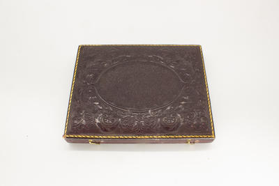 Box, hinged box with painting of Major General Sir Arthur Wellesley ...