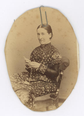 Photograph, portrait of Mrs Marian (Minnie) Weigall, c. 1900-1984 ...