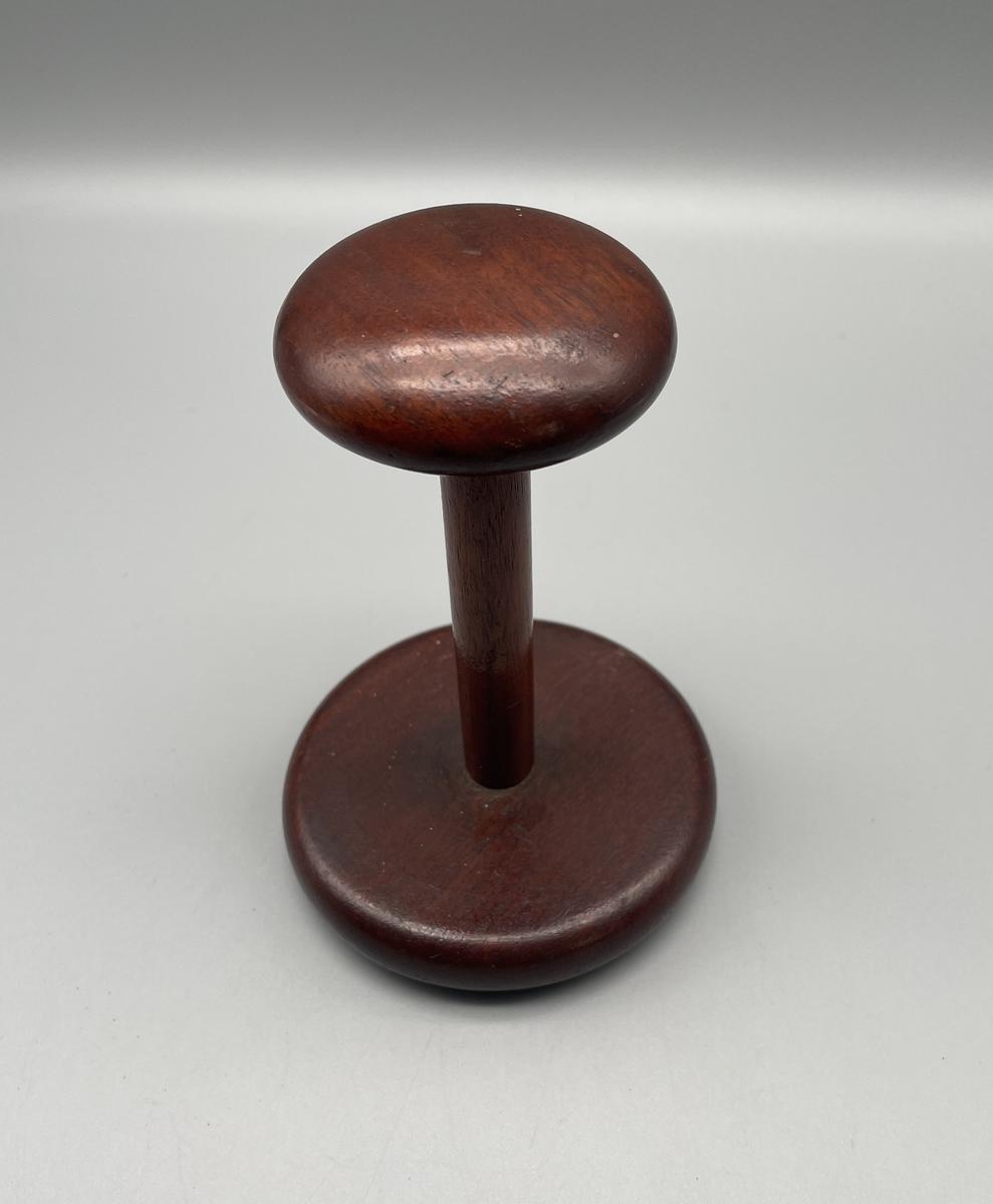 Cap stand - National Trust